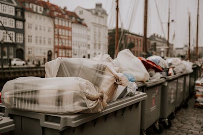 Genbrug vs. Genanvendelse: Se videoen og forstå forskellen
